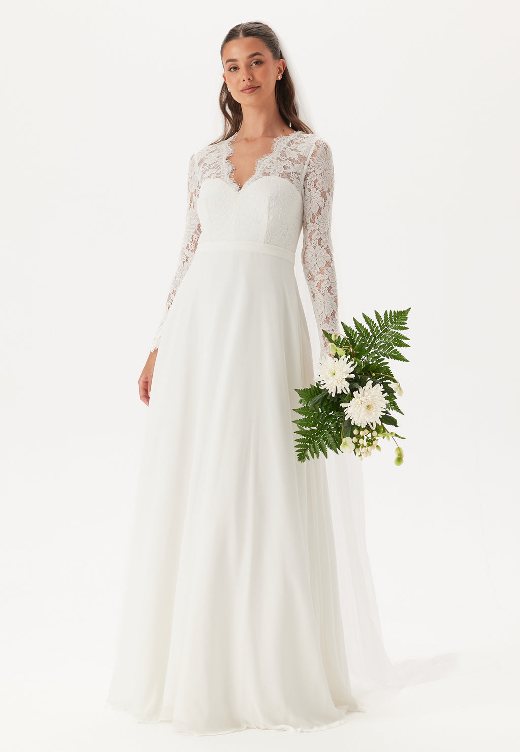 Scallop V-Neck Lace Gown – Bubbleroom